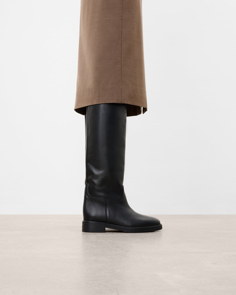 Boots – Flattered